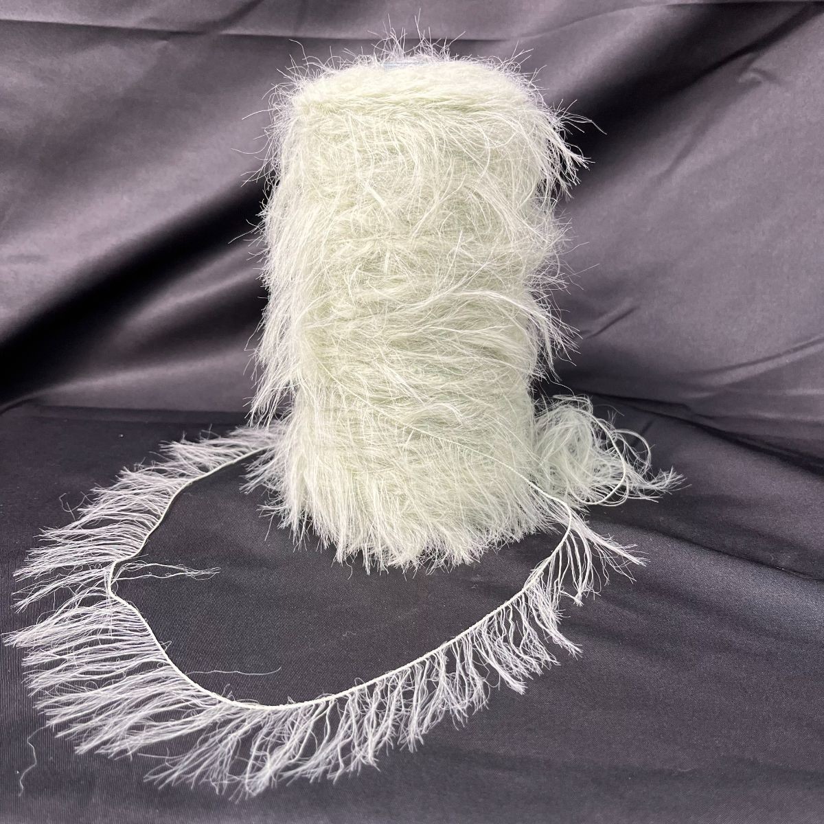 5cm NM5.5 Fancy Feather Yarn With Long Feather For Sweater Knitting